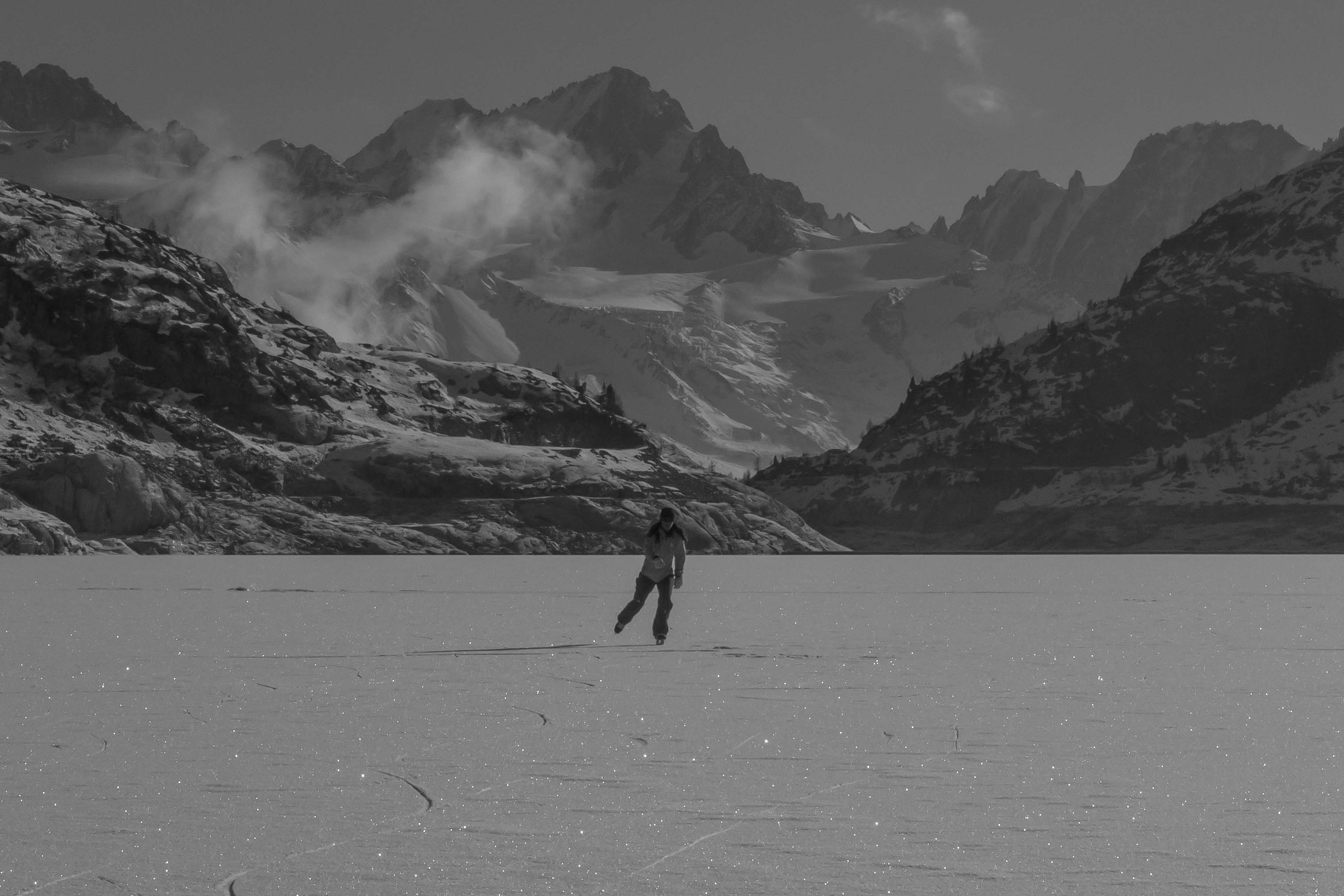 giulia monego, john minogue , emosson dam, ice skating | Cedric Bernardini